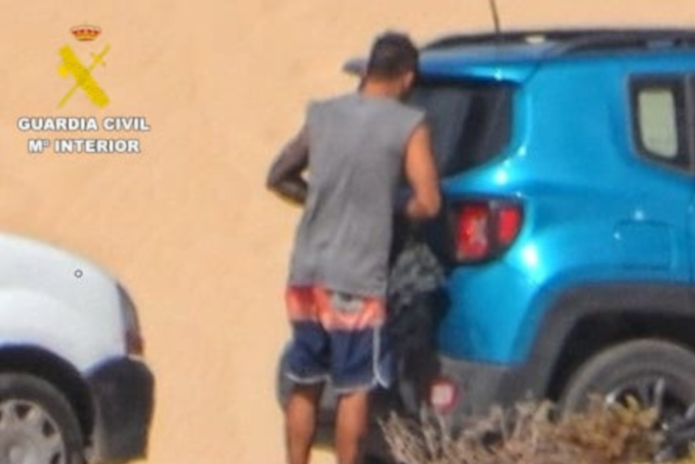 Detenido al autor de múltiples robos en el interior de varios vehículos en Corralejo | Diario de ...